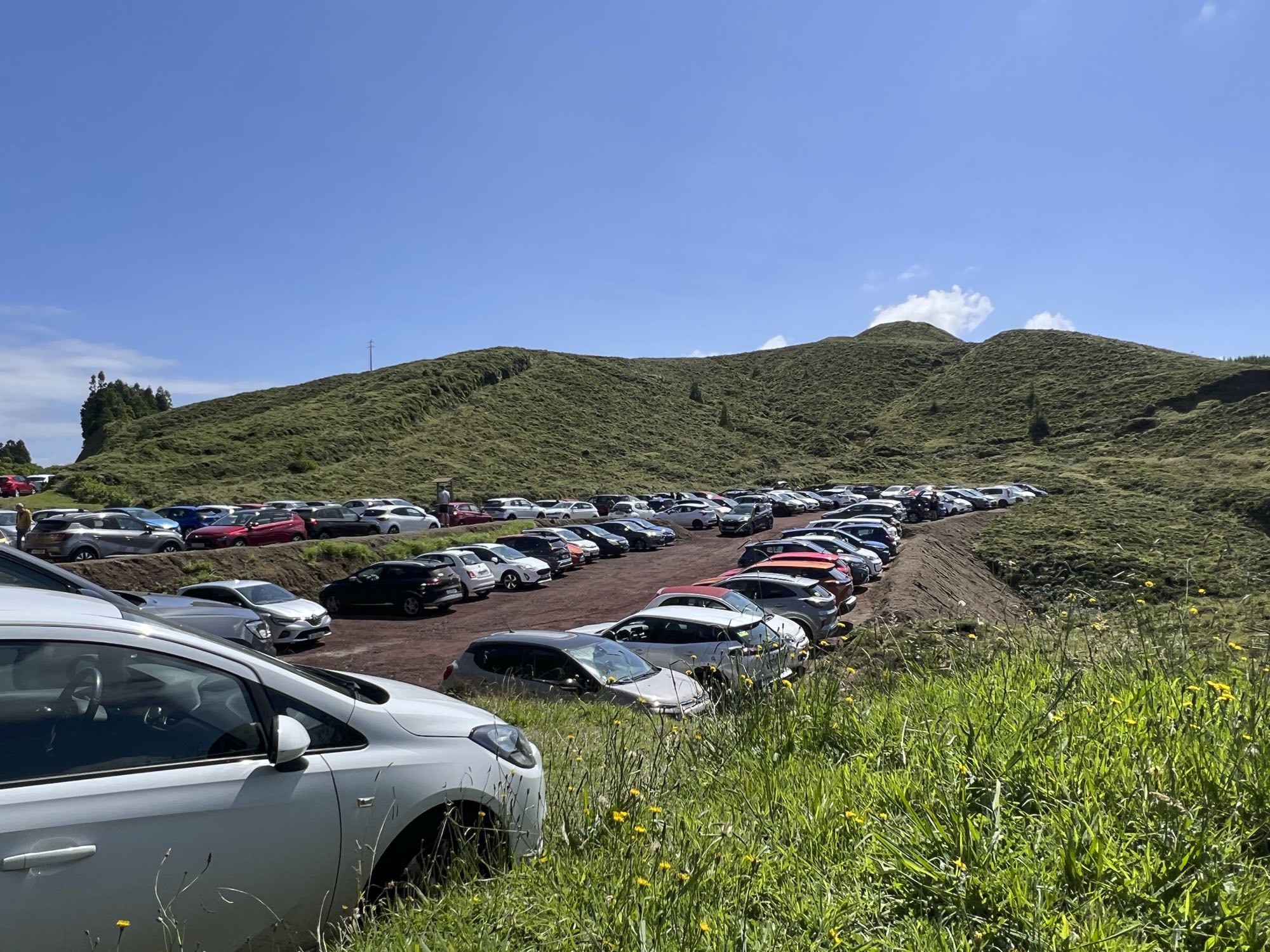 Tour 14 – Lagoas Empadadas - Wandelgids voor de Azoren