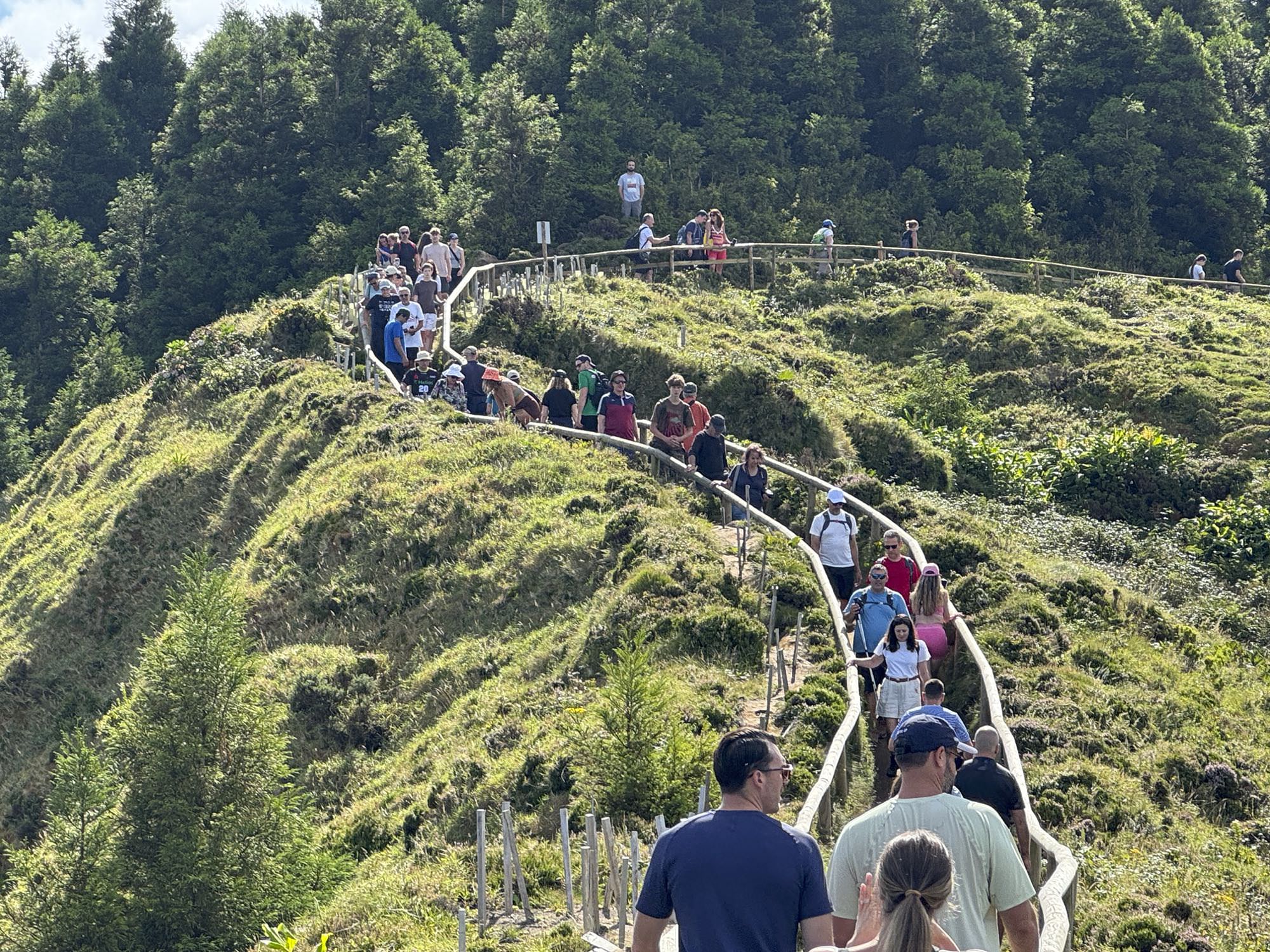 Tour 14 – Lagoas Empadadas - Wandelgids voor de Azoren
