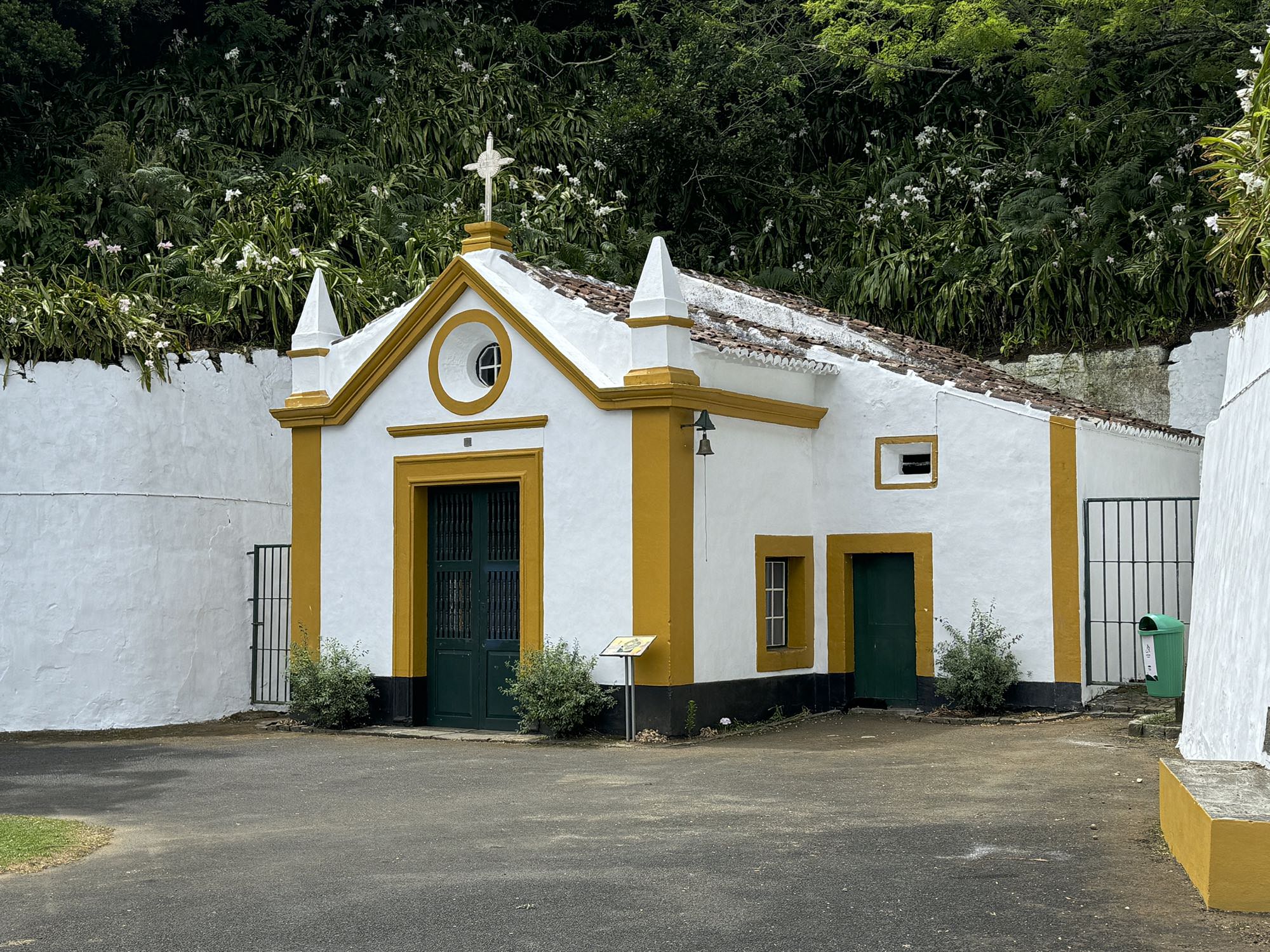 Tour 84 – Monte Brasil - Wandelgids Azoren